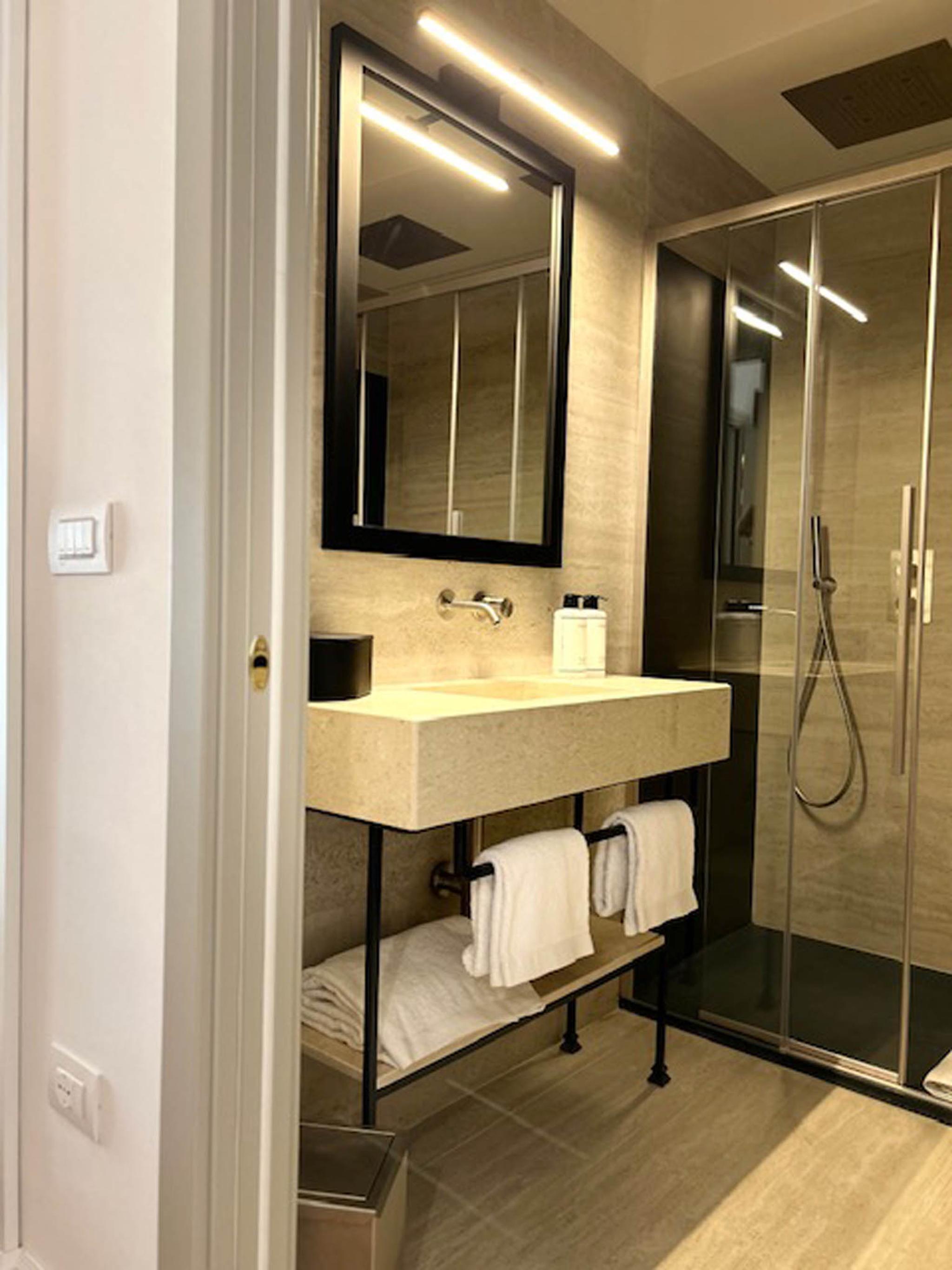 Photos | PALAZZO GOLDONI CONDOTTI COLLECTION, ROME