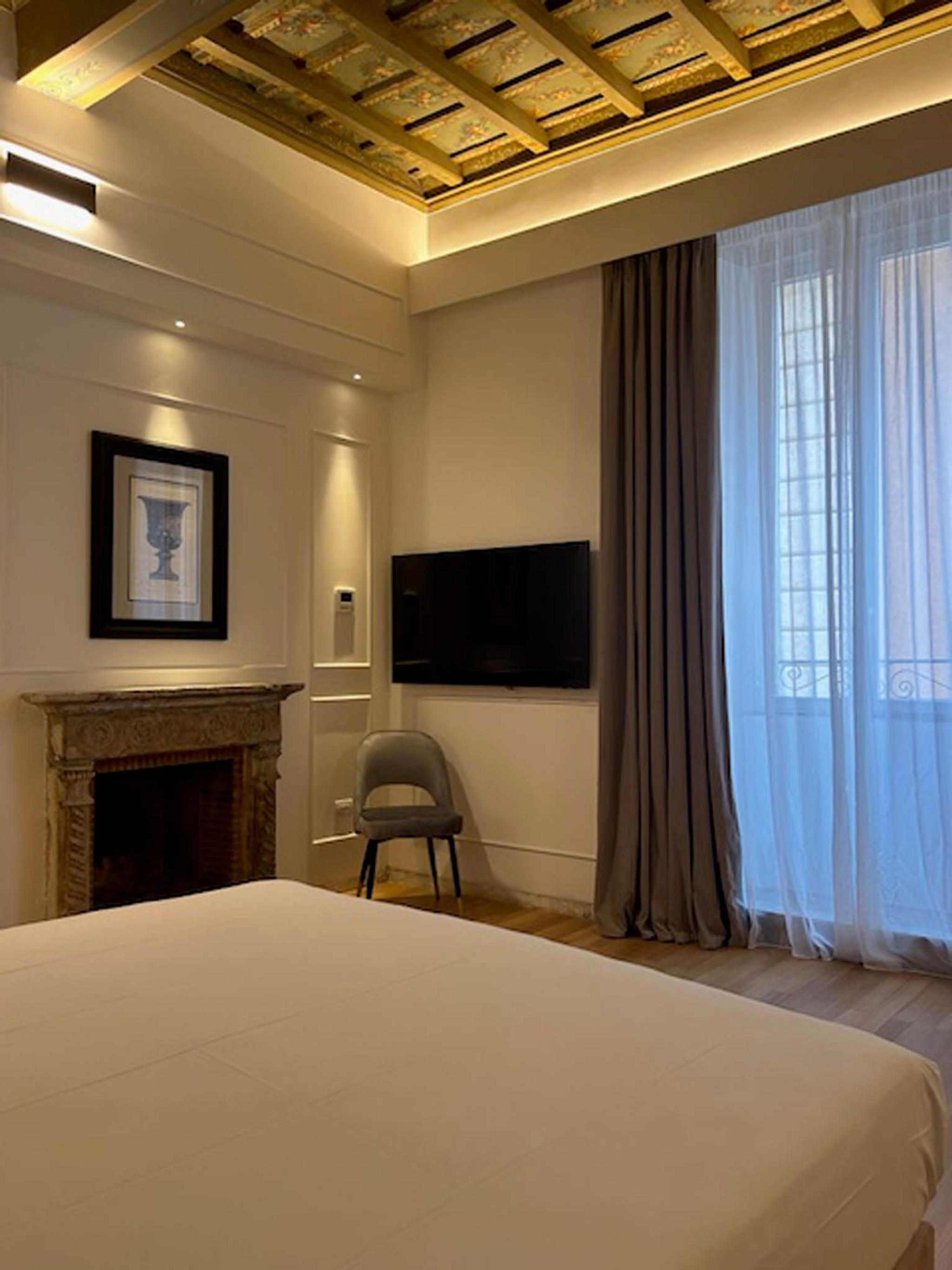 Photos | PALAZZO GOLDONI CONDOTTI COLLECTION, ROME